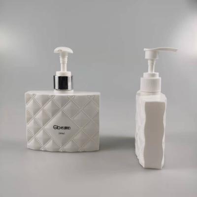 Cina Bottiglia di shampoo di plastica quadrata per lozioni e prodotti per la cura personale Imballaggio vuoto 260 ml in vendita
