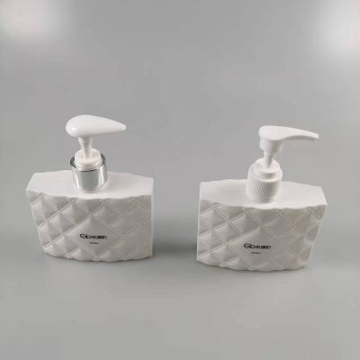 Cina Bottiglia di shampoo di plastica quadrata per lozioni e prodotti per la cura personale Imballaggio vuoto 260 ml in vendita