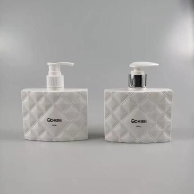 Cina Bottiglia di shampoo di plastica quadrata per lozioni e prodotti per la cura personale Imballaggio vuoto 260 ml in vendita