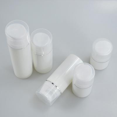 Cina Colore personalizzato 30ml 50ml 100ml 120ml 200ml Bottiglia pompa lozione senza aria con tappo PP in vendita