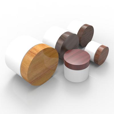 Cina Cosmetici industriali 10g 20g 30g 50g 100g 150g 200g 250g Bottone di crema PP con coperchio di bambù in vendita