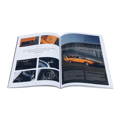 Cina Libro Softcover dell'OEM che stampa Matte Art Paper Magazine Printing Service in vendita