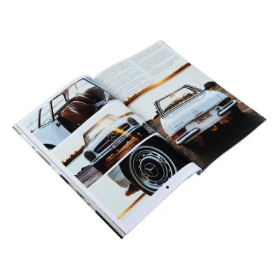 Cina Libro Softcover dell'OEM che stampa Matte Art Paper Magazine Printing Service in vendita