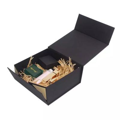 Cina Contenitore di regalo su ordinazione d'imballaggio di Logo Printed Luxury Rigid Foldable della scatola della parrucca biodegradabile in vendita