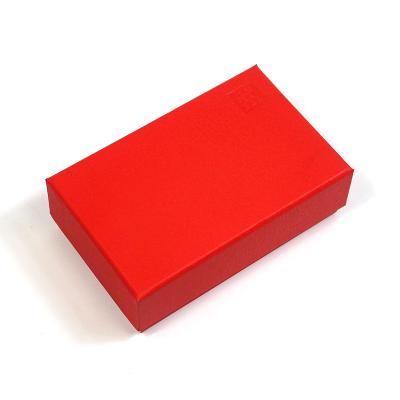 Cina Carta speciale in rilievo Logo stampa rossa Capo di spedizione e scatola regalo base con vassoio Eva in vendita