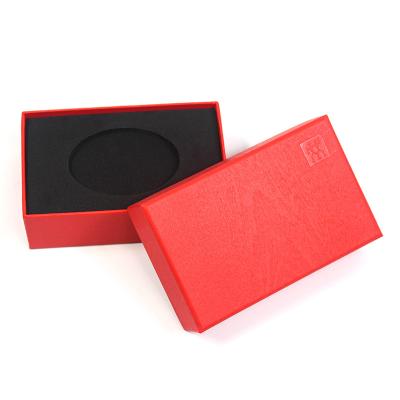 Cina Carta speciale in rilievo Logo stampa rossa Capo di spedizione e scatola regalo base con vassoio Eva in vendita
