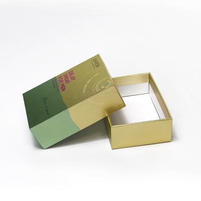Cina Scatola regalo per prodotti di bellezza in cartone ondulato con coperchio e base di stampa UV personalizzati in vendita