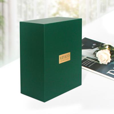 Cina Scatola di Natale in cartone ondulato con coperchio e scatola di spedizione regalo con timbro in oro verde in vendita