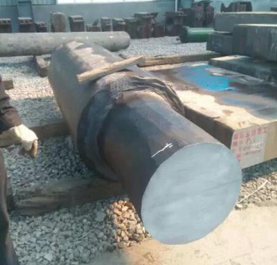 Cina Asse d'acciaio forgiata resistente 42CrMo4, assi lavoranti dell'OEM dell'acciaio in vendita