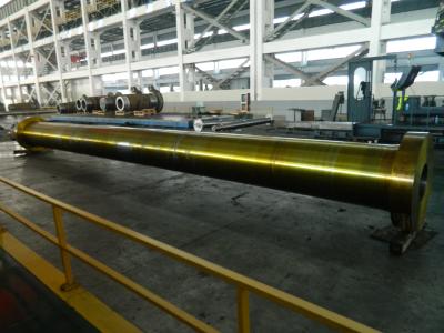 Cina Forma tubolare di forgia 20SiMn dell'asse d'acciaio del fuso di idropotenza con la singola flangia in vendita