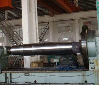 Cina grande asse d'acciaio forgiata della nave 45Mn coda montata in due cuscinetti che fondono norma in vendita