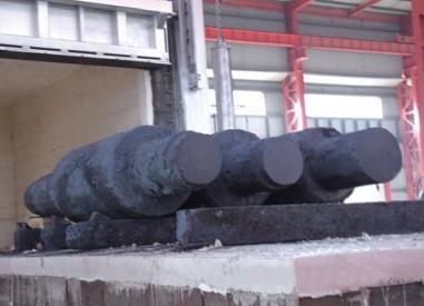 Cina Il rotore del generatore ha forgiato il centro d'acciaio dell'asse 34CrNi3Mo per i pezzi meccanici dell'industria in vendita