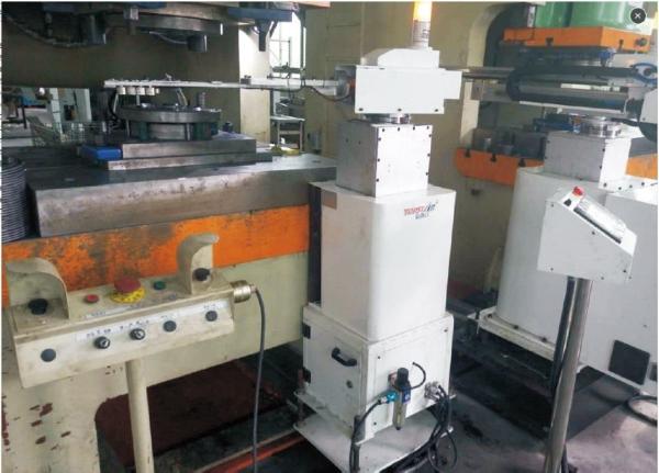 Quality Industrial Painting Robot Arm , Automatic Robotic Arm 900 * 580 * 1600mm for sale