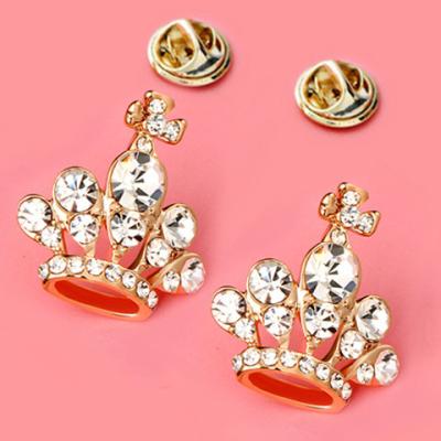 China Small delicate gold plated design various styles beautiful brooch jewelry for sale
