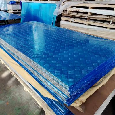 China Bending Aluminum Checkered Plate  Surface Sheet Suitable for Flooring and Safety Applications for sale