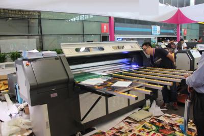 China 4cm Height Flatbed Roll Fed Printer , Jet Ink Printer For Glass Indurstry for sale