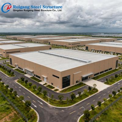 China Prefabricated Steel Structure Warehouse with 300 km/h Wind Load, Hot-dip Galvanization, and Clear-Span Design for sale