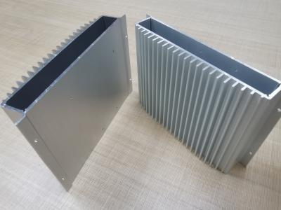 中国 多数の形のプロフィールのアルミニウム放出の合金は終わり色6063 T5をカスタマイズした 販売のため