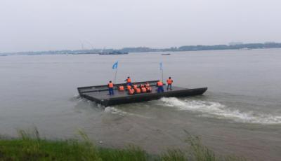 China Ferrying Rafts Of 20t Fast Erectiion Army Pontoon Bridge for sale