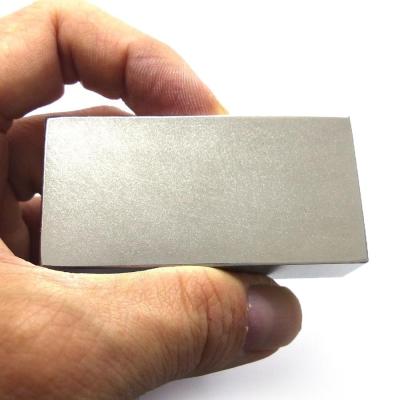 Cina ISO14004 2004 Approvato N52 Neodimio Magnetic Bar Block 100 x 50 x 20 mm per l'ambiente in vendita