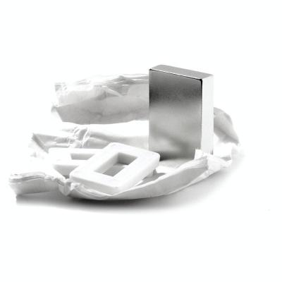 Cina Sistema ISO9001 Magnete per motori di turbine eoliche a terra rara personalizzato per generatore in vendita
