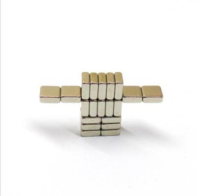 Cina Magnete al neodimio composito piccolo blocco 20x20x10 mm per soluzioni magnetiche di lunga durata in vendita