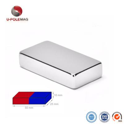 Cina Potente blocco di magnete al neodimio N42 con densità 7,3-7,6 g/cm3 e certificazione ROHS in vendita