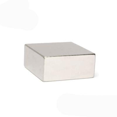 Cina Blocco di magnete quadrato di neodimio sinterizzato ad alto flusso magnetico in grado personalizzato N35-N52 in vendita