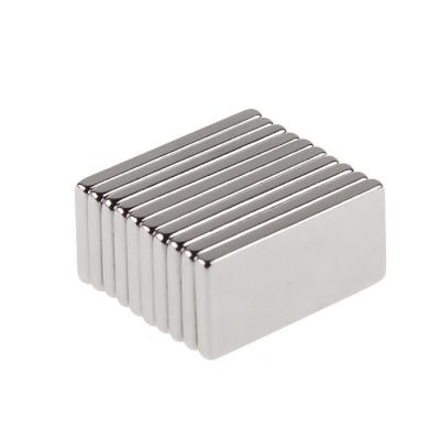 Cina Magnete personalizzato Dimensione Magnete Neodimio Composto Super Forte Permanente N52 Blocchi in vendita