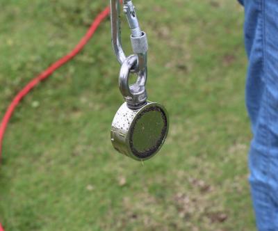 Cina Potente magnete da pesca N52 a doppio lato con 1000 libbre di forza di trazione e 75 mm di diametro in vendita