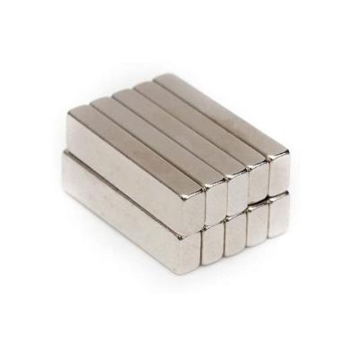 Cina Magnete di neodimio composito F50x10x4mm per applicazioni industriali in vendita