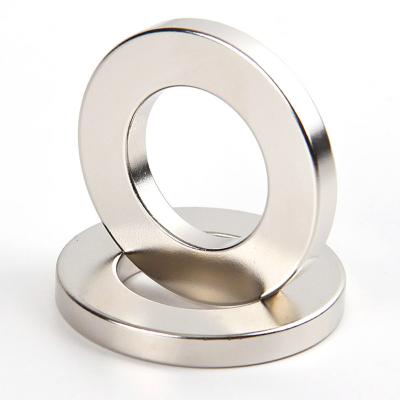 Cina Servizio di lavorazione del taglio N52 Magnete ad anello di neodimio con forte magnetizzazione radiale in vendita
