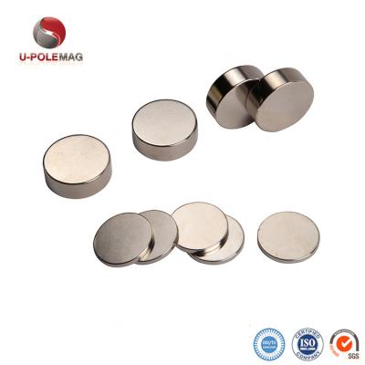 Cina Magnete rotondo Ndfeb a disco di magnete di neodimio personalizzato con tolleranza ± 1% in vendita