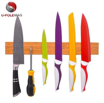 Cina Porta coltelli magnetici in legno di bambù ecologico per lo stoccaggio di coltelli di cucina eleganti in vendita