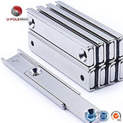 Cina 65 LB Potenza di tenuta Ndfeb Magnete industriale con sistema di precisione /- 0,05 mm Grado NdFeB in vendita