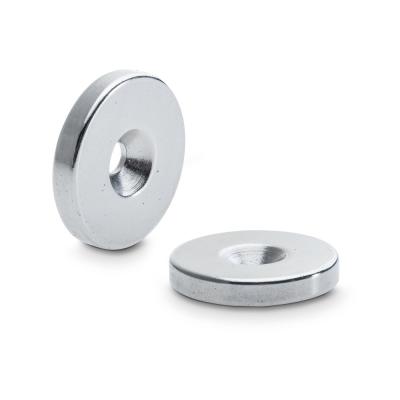 中国 N52 工業磁石形ポット/カップ形と反沈穴のネオジウム磁石 販売のため