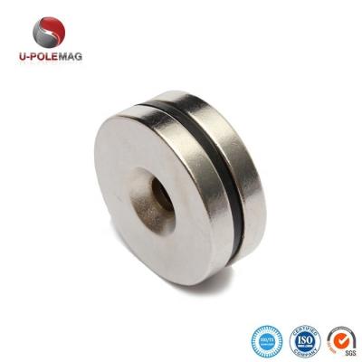Cina 60°C Temperatura massima di lavoro N52 Magnete a disco di neodimio con foro di controsuccesso M10 in vendita