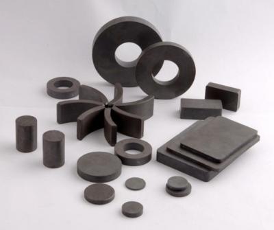 China Bloco de cerâmica dura para magnetização com ímã de ferrite composto C8 à venda