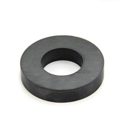 Cina Magnete a anello di ferrite permanente con tolleranza di precisione di /-0,05 mm Diametro esterno 120 mm in vendita