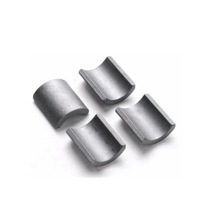 Cina Magnete moto di ferrite personalizzato per compressore della lavatrice affidabile e potente in vendita