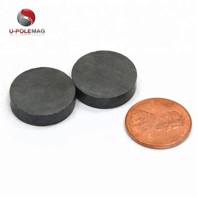 Cina Magnete di ferrite a disco rotondo personalizzato con tolleranza ± 1% e lavorazione del stampaggio in vendita