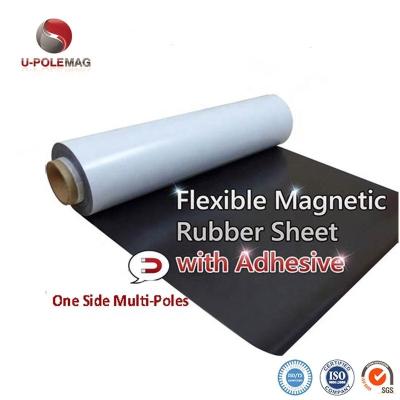 Cina Rollo di fogli di gomma magnetica flessibile con adesivo per legami forti e duraturi in vendita