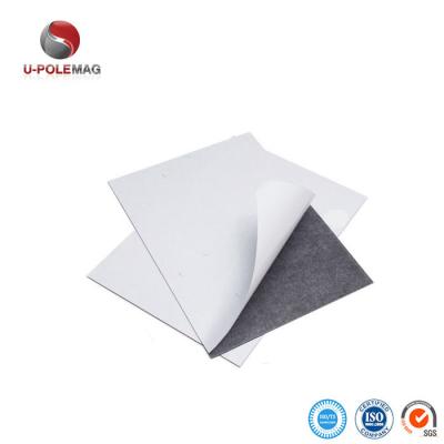 Cina Fogli magnetici di gomma a magnete morbido personalizzati con resistenza adesiva in vendita