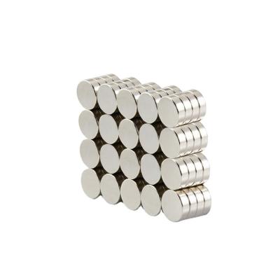 Cina Magnete di neodimio rotondo N45 con rivestimento di zinco e certificazione ISO9001 2004 in vendita