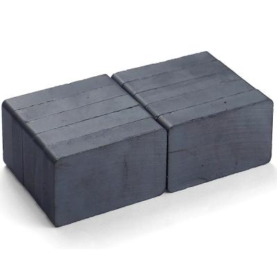 Cina 4.70-5.10 Densità 2500 Gauss Magnete sinterizzato a ferrite di bario piatto rettangolare quadrato in vendita