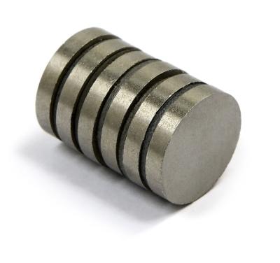 Cina Magnete SmCo di piccole dimensioni con resistenza alle alte temperature e tolleranza Br 10,8-11,0 KGS ± 1% in vendita