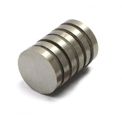 Cina D25 x 10 mm Magnete composito di terre rare SmCo17 per resistenza alle alte temperature 600c in vendita