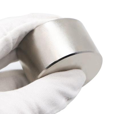 Cina Spessore Magnete di neodimio personalizzato Forte permanente N35H N42 N52 Rotondo Grande dimensione in vendita