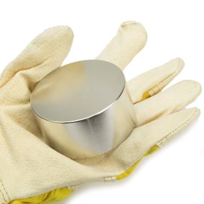 Cina N52 Magnete al neodimio 50x30 mm con spessore direzione del magnetismo e rivestimento nero epossidico in vendita