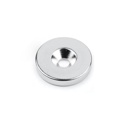 Cina 3.5mm Magneti anti-affondamento personalizzabili d20x3mm per sistemi di chiusura magnetica e portatori in vendita